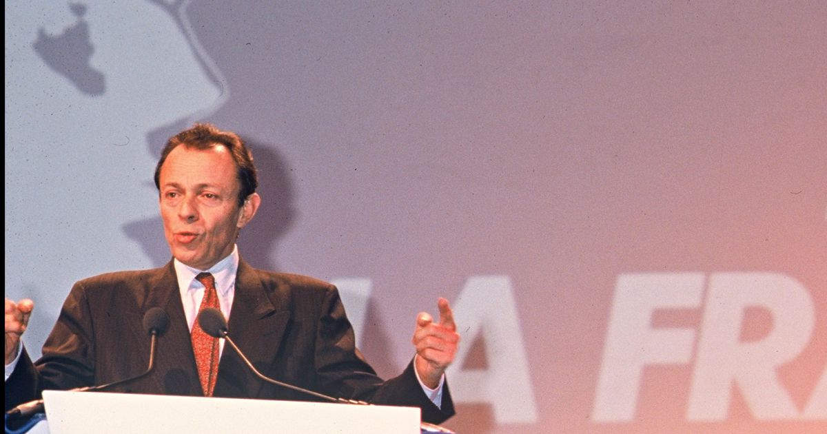 Michel Rocard en meeting à Conflans Saint Honorine en 1988 - Purepeople