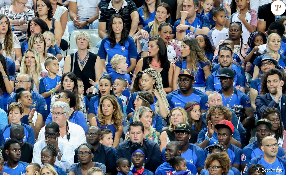 Les wags lors du match de la finale de l'Euro 2016 Portugal-France au ...