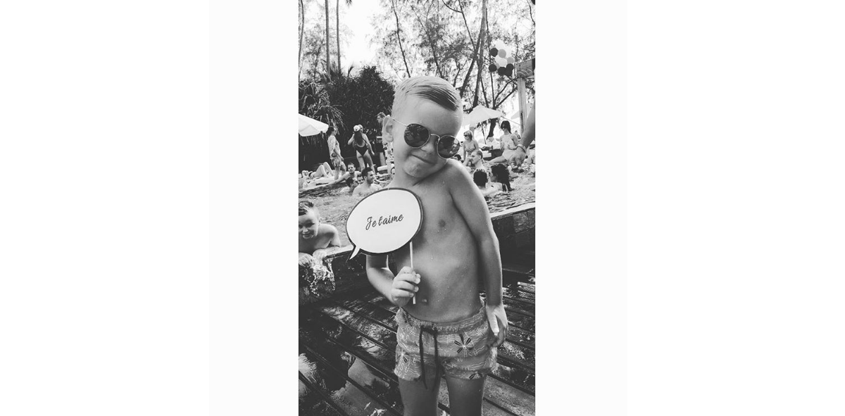 Photo : Hugo, fils d'Amélie Neten, le 12 août 2016. - Purepeople