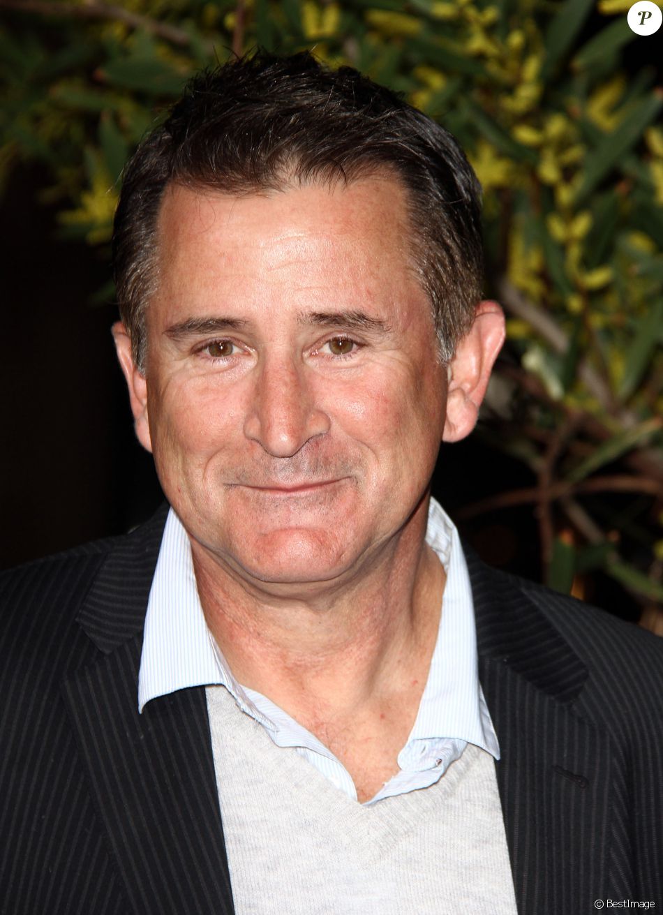 Anthony LaPaglia à la Premiere du film Jack The Giant Slayer a ...