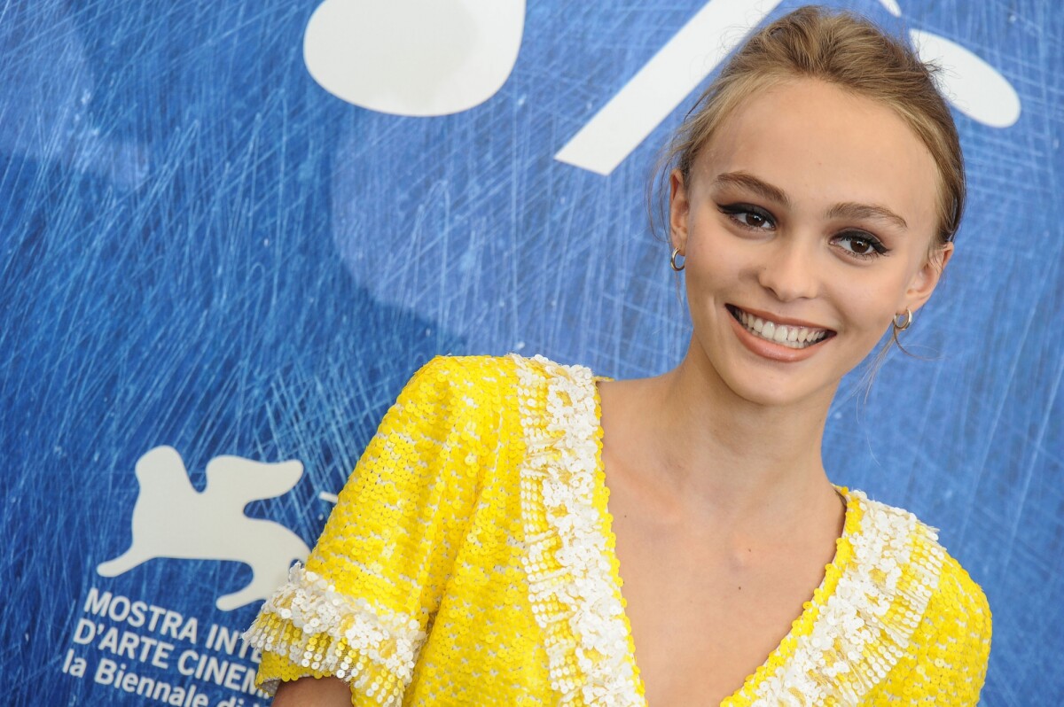 Photo : Lily-Rose Depp au photocall du film "Planetarium" au 73e ...