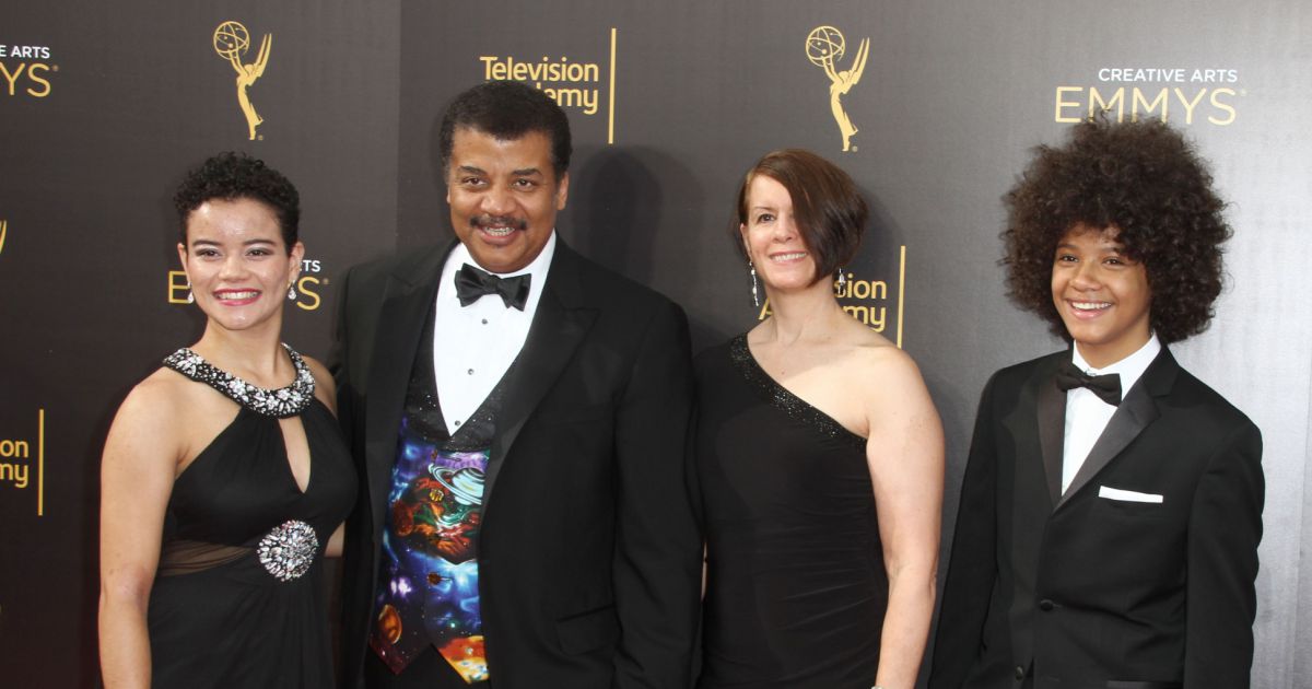 Neil Degrasse avec sa fille Miranda Tyson, sa femme Alice Young et son ...