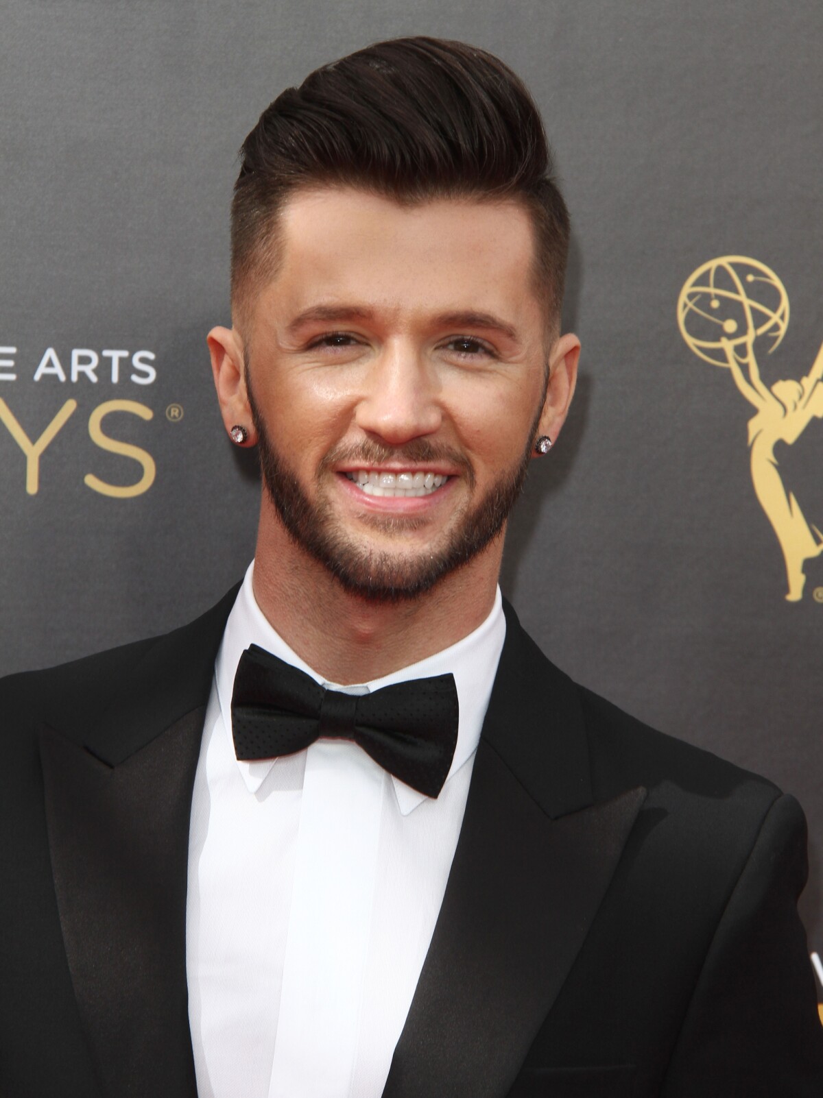 Photo : Travis Wall à la soirée Creative Arts Emmy Awards au théâtre ...