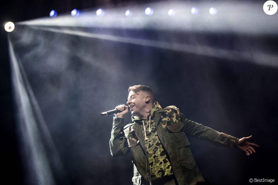 Macklemore en concert au stade Mercedes-Benz à Berlin. Le 14 mars 2016 ...