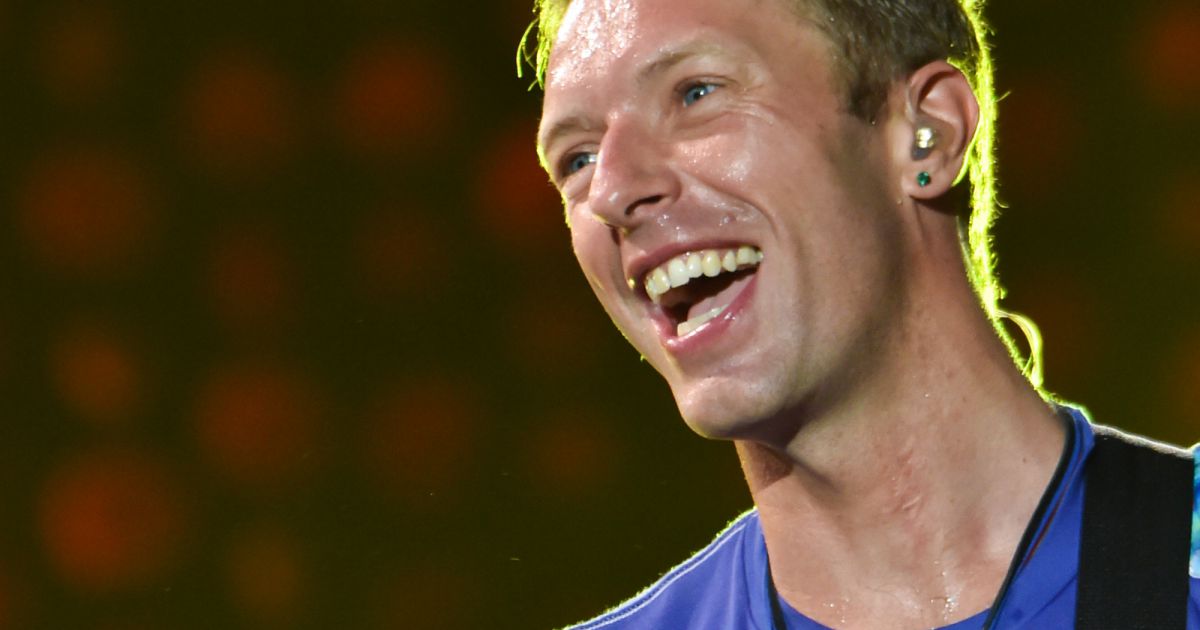 Chris Martin en concert au Palais Nikaia à Nice le 24 mai 2016 ...