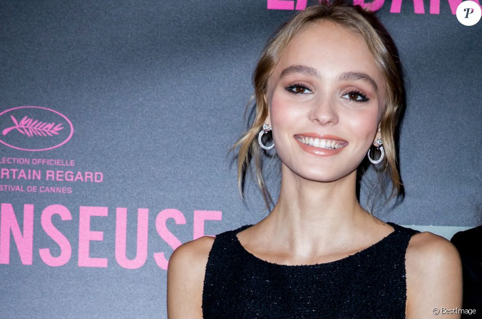 Lily-Rose Depp - Avant-première du film La Danseuse au cinéma Gaumont ...