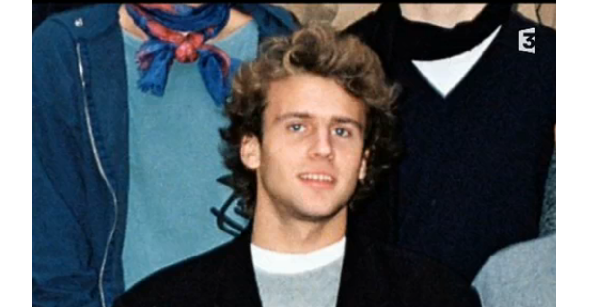 Photo : Emmanuel Macron, adolescent. Extrait d'Emmanuel Macron, la ...
