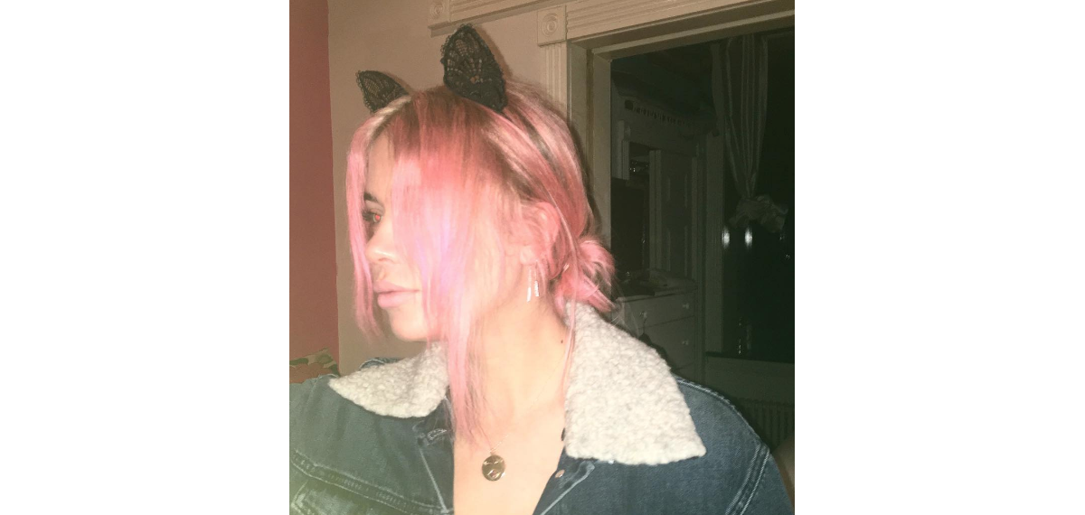 Photo : Ashley Benson s'est teint les cheveux en rose pour son ...
