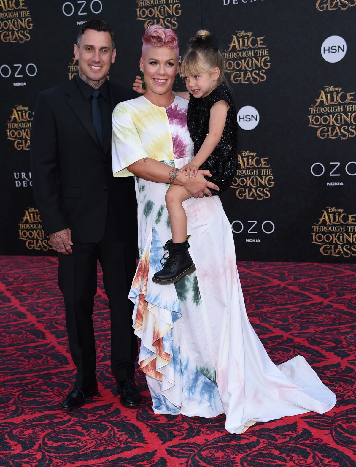 Photo : Pink, son mari Carey Hart et leur fille Willow à la première de ...