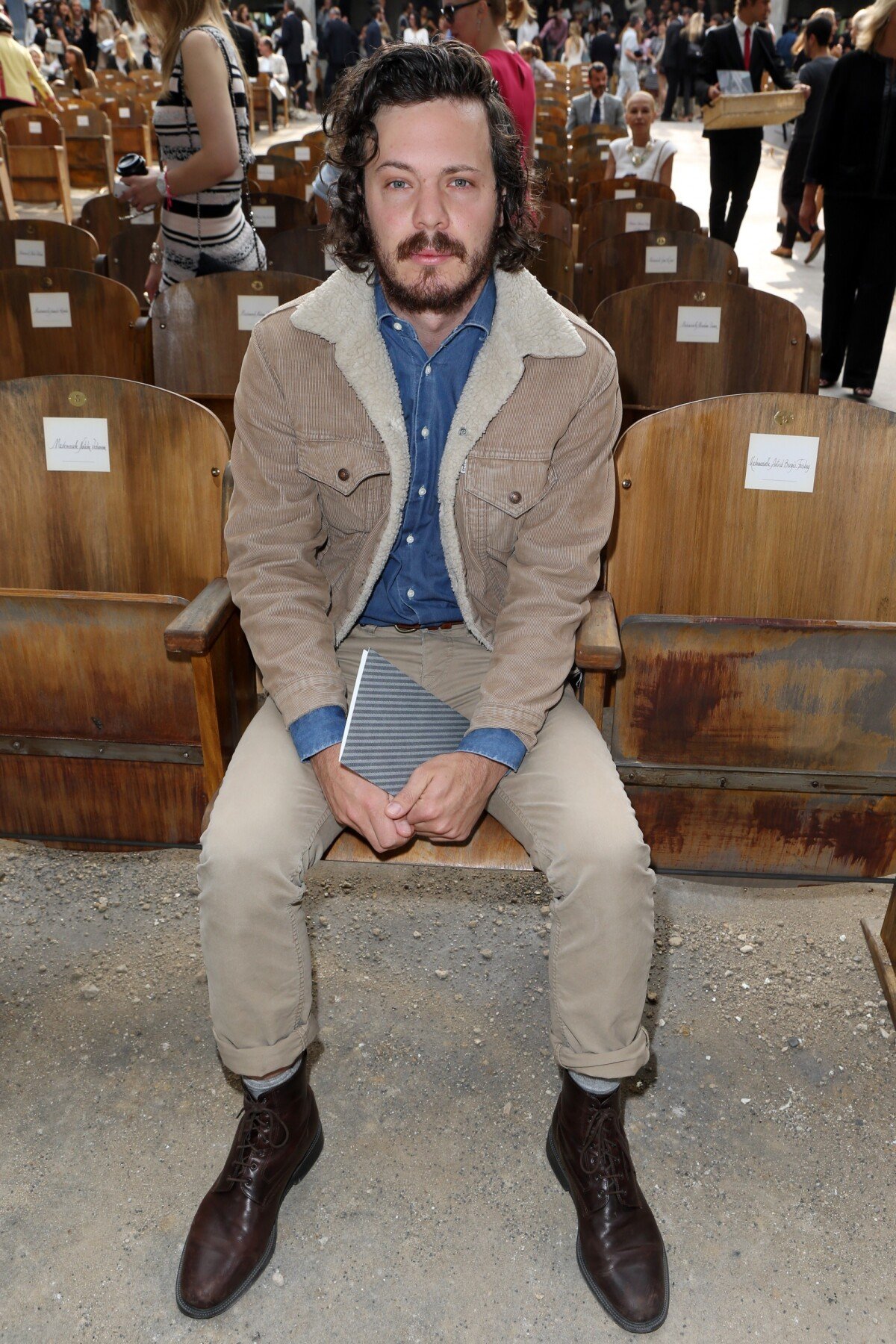 Photo : Mathieu Cesar - Interieur - People au defile de mode Haute ...