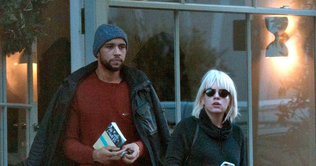 Lily Allen et son amoureux le Dj Meridian Dan dans les rues de Notting ...