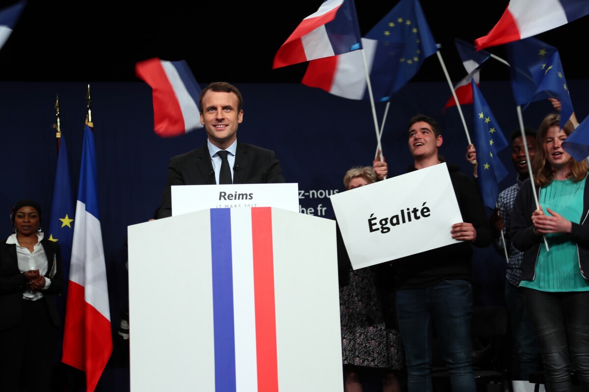 Photo : Emmanuel Macron, accompagné de sa femme Brigitte (Trogneux ...