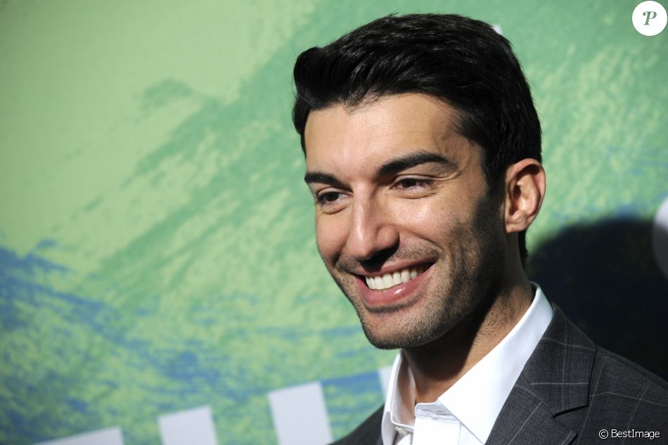 Justin Baldoni à la soirée CW Network's 2016 Upfront à l'hôtel The ...