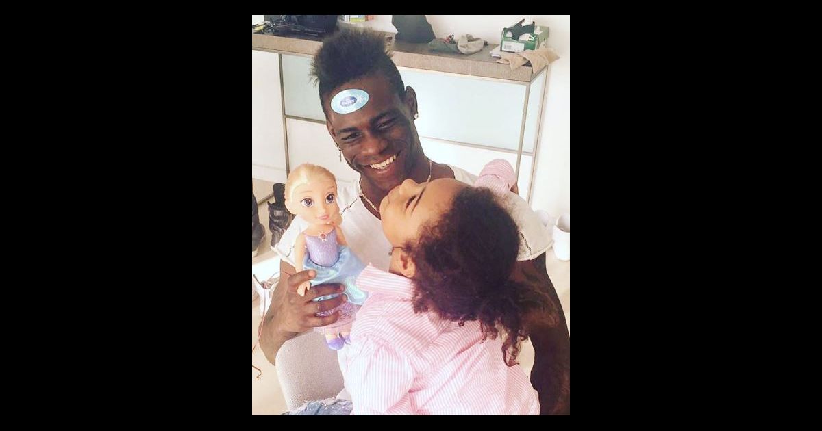 Mario Balotelli avec sa fille de quatre ans, Mia, sur Instagram le 24 ...