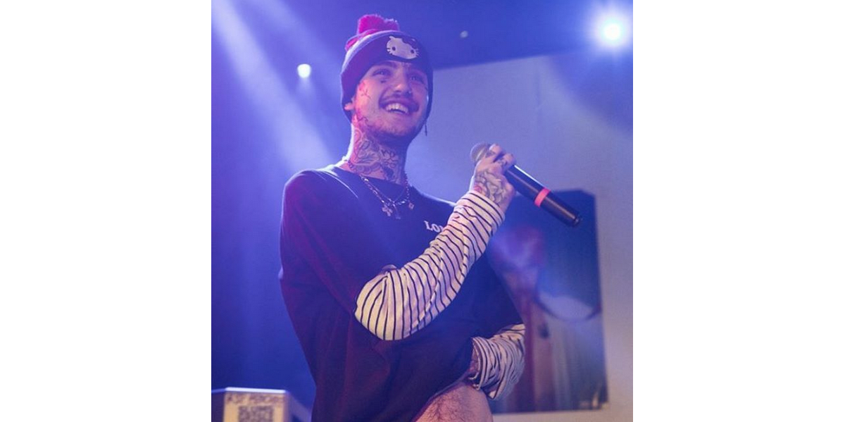 Photo : Le rappeur Lil Peep en concert. Octobre 2017. - Purepeople