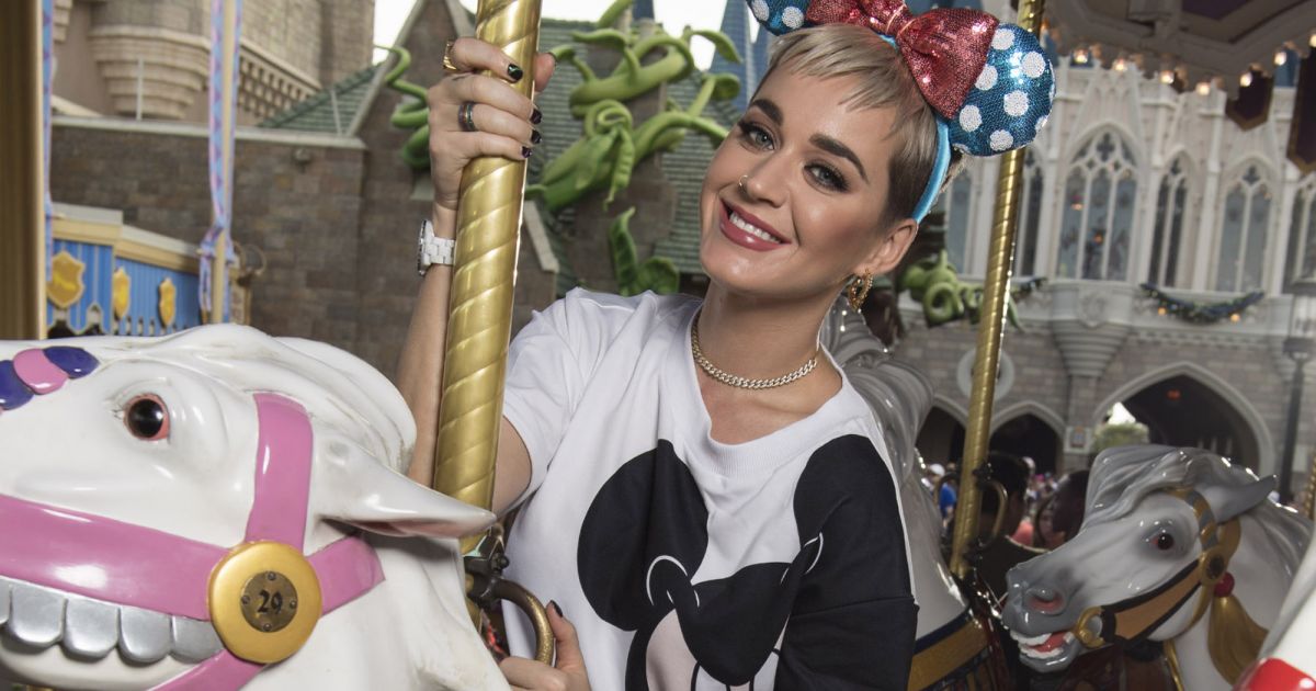 Katy Perry s'amuse au parc Disney en Floride le 18 décembre 2017 ...