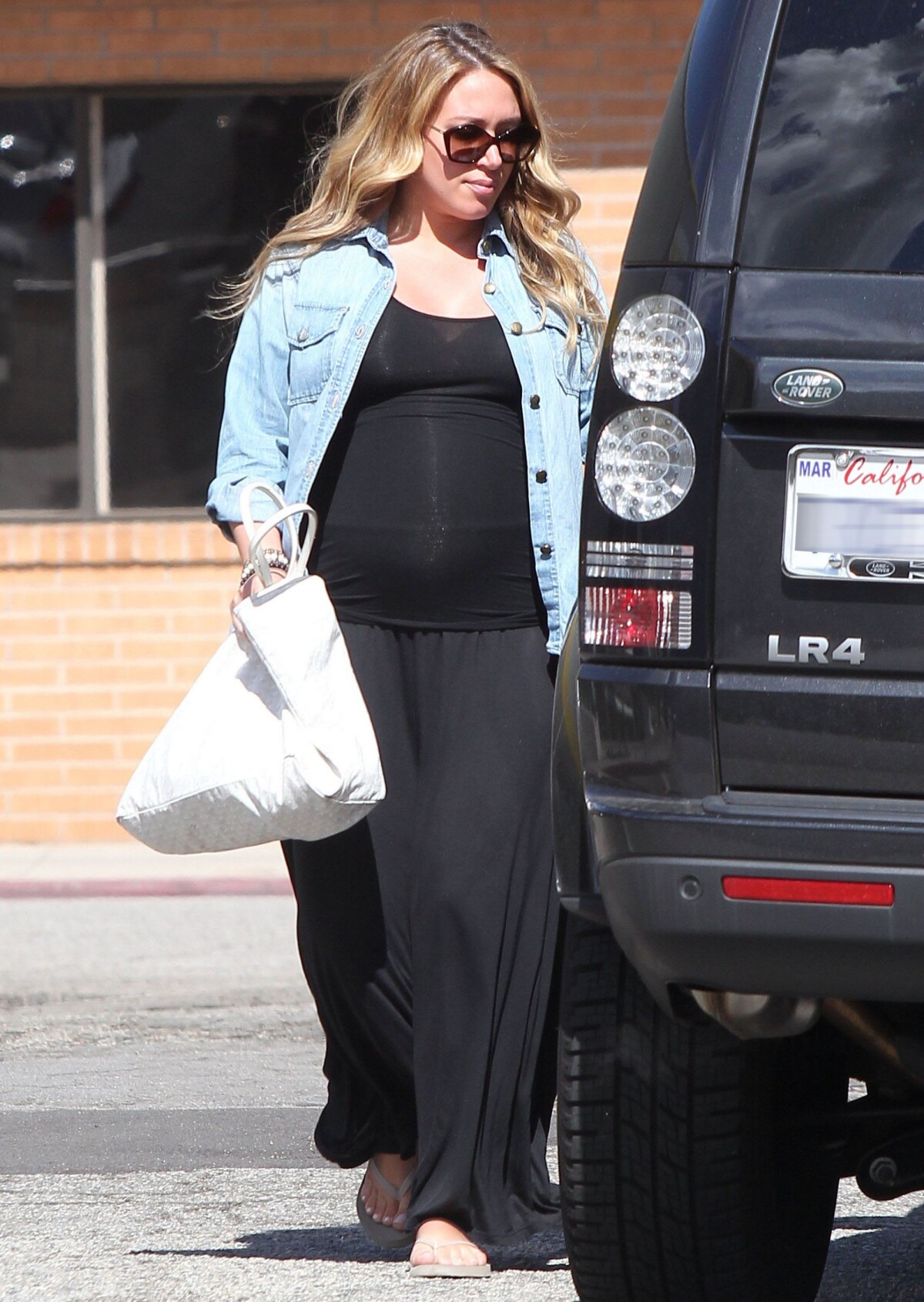 Photo : Exclusif - Hilary Duff, son fils Luca, et sa soeur Haylie Duff ...