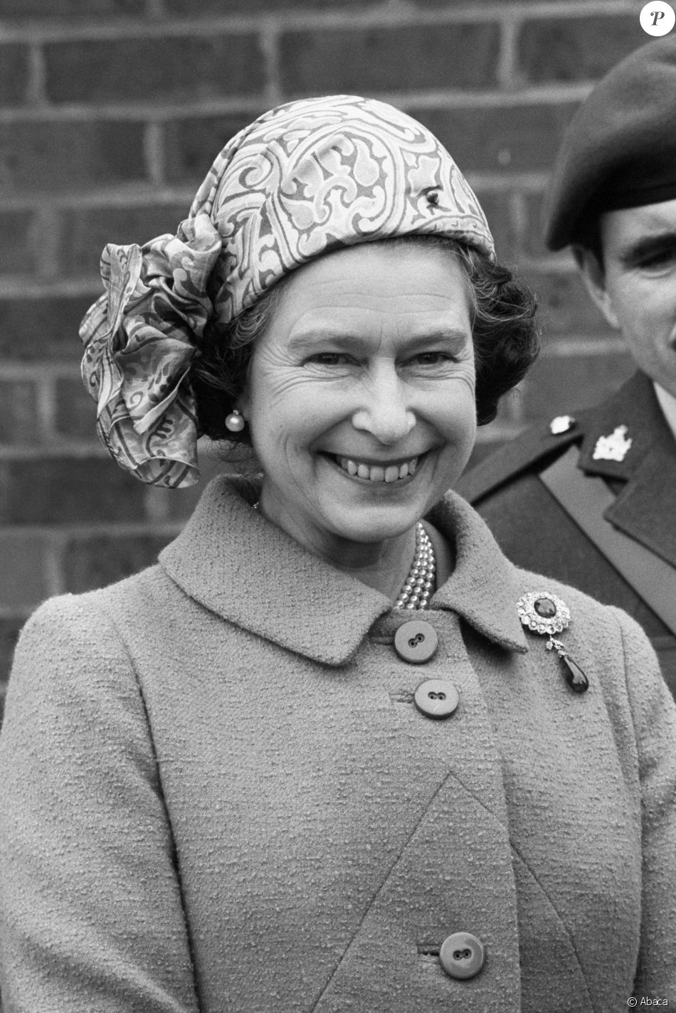 La reine Elizabeth II lors d'une visite au corps des renseignements de ...