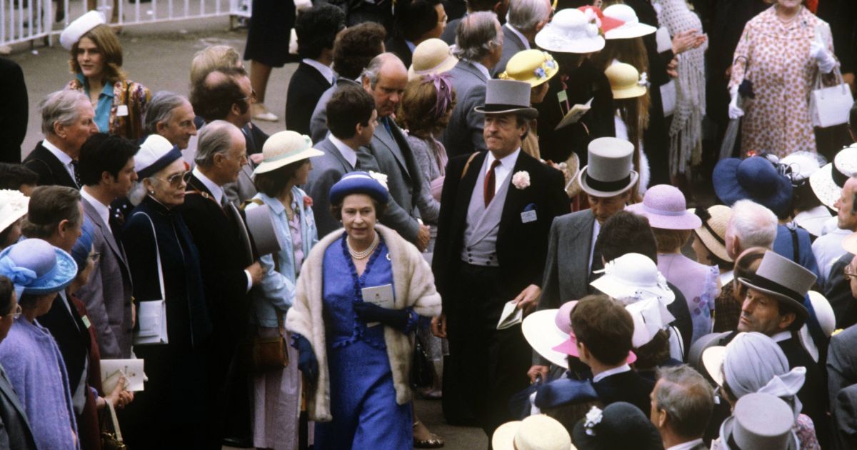 La reine Elizabeth II en juin 1981 au Royal Ascot. - Purepeople