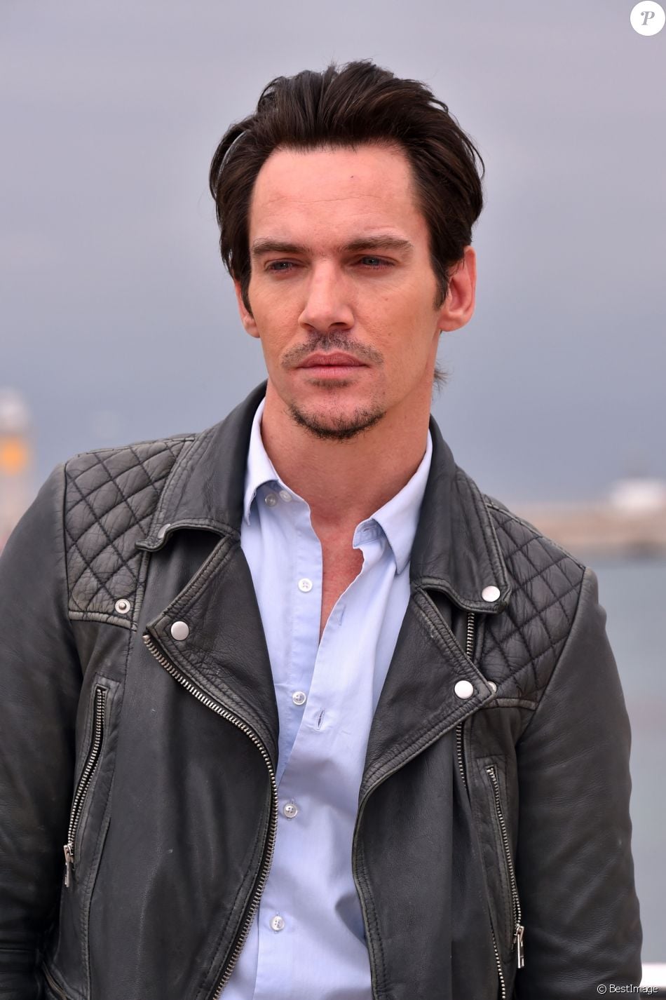 Jonathan Rhys-Meyers, acteur, chanteur et mannequin irlandais ...