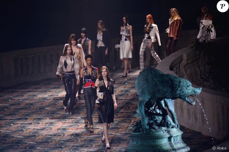 Défilé Louis Vuitton collection automne-hiver 2018/2019 au Musée du ...