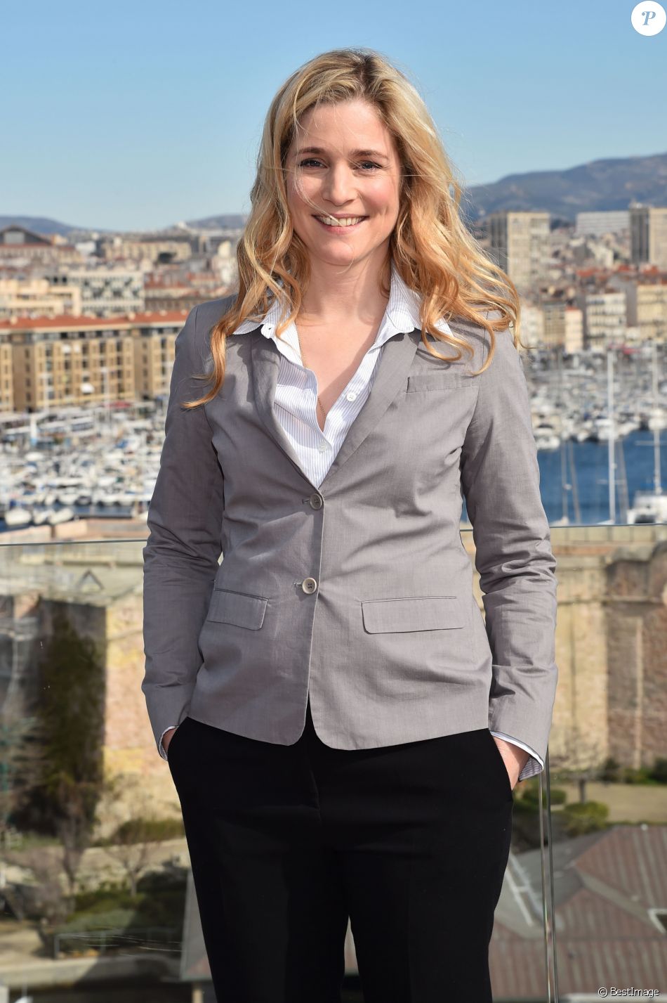 Natacha Régnier durant le photocall organisé pour la présentation de la saison 2 de la série ...
