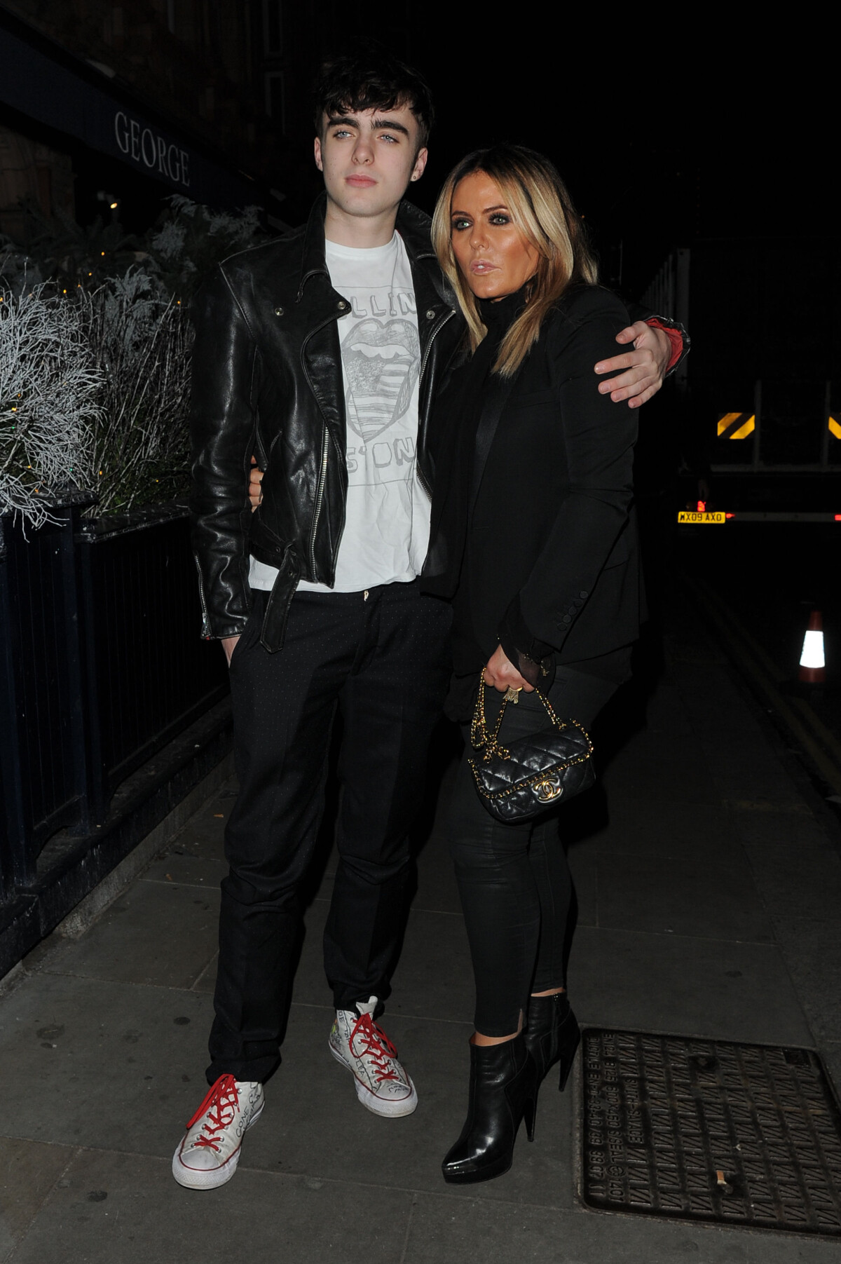 Photo : Lennon Gallagher et sa mère Patsy Kensit à Londres, le 16 ...