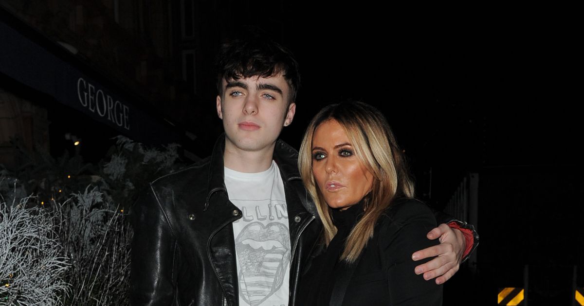 Lennon Gallagher et sa mère Patsy Kensit à Londres, le 16 décembre 2016 ...
