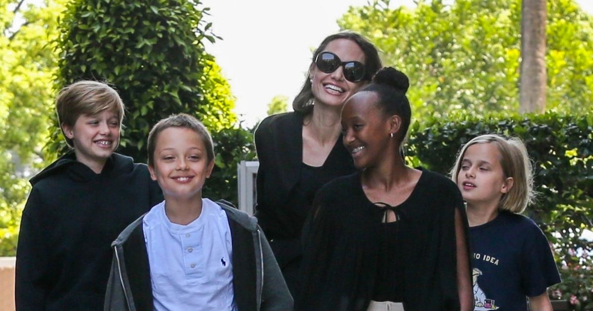 Angelina Jolie Rayonnante Et Ses Quatres Enfants Vivienne Zahara