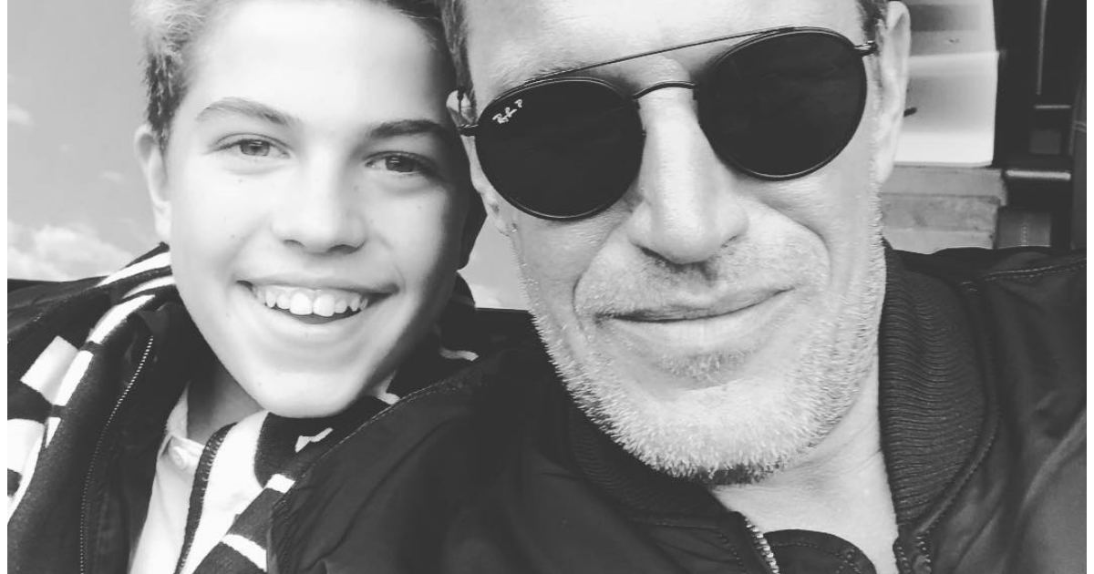 Benjamin Castaldi et son fils Enzo au match de PSG - Angers samedi 25 ...