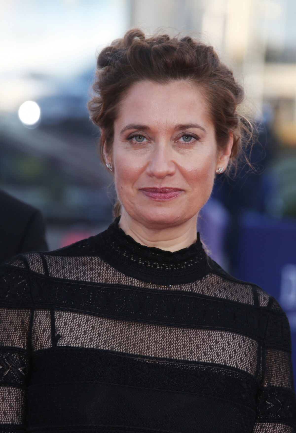 Photo : Emmanuelle Devos - Tapis rouge de la cérémonie d' ouverture du ...