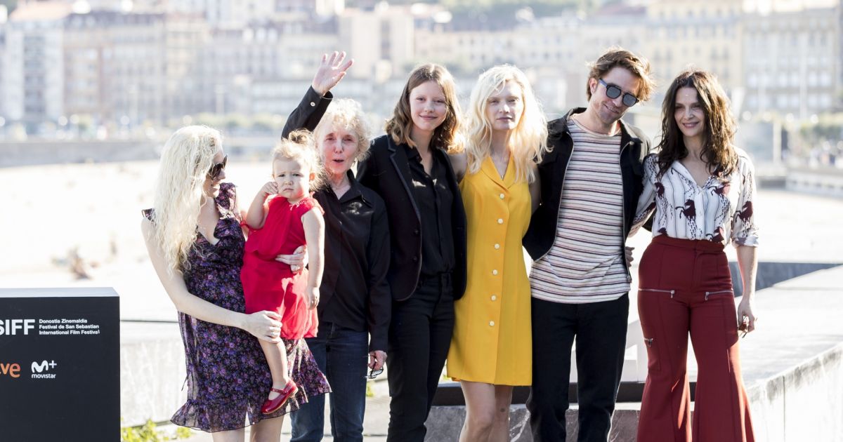 Scarlett Lindsey, Claire Denis, Mia Goth, Agata Buzek, Robert Pattinson ...