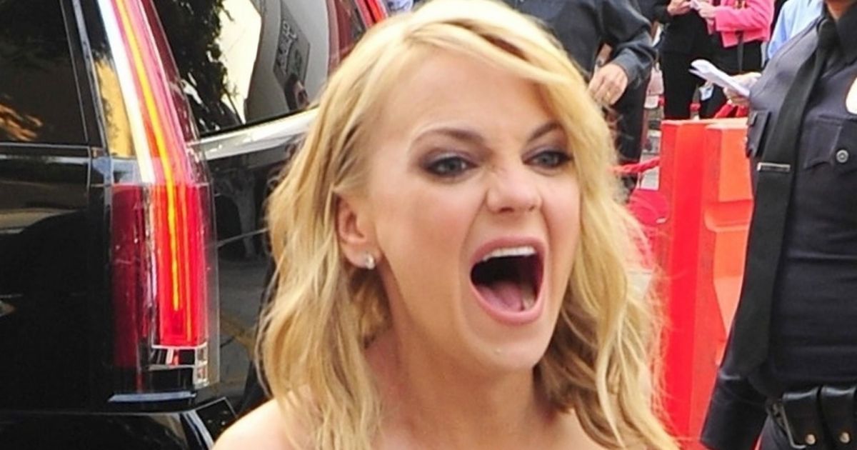 Anna Faris arrive à la première de 'Overboard' à Westwood le 30 avril ...