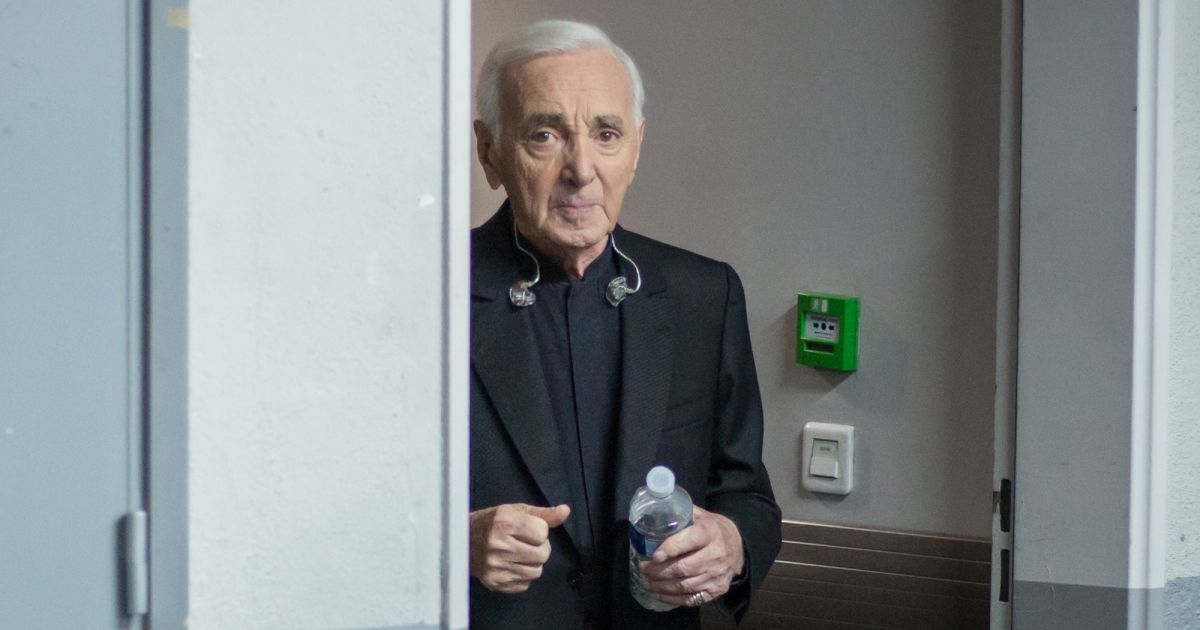 Exclusif - Charles Aznavour en concert à l'Accorhotels Arena (POPB ...