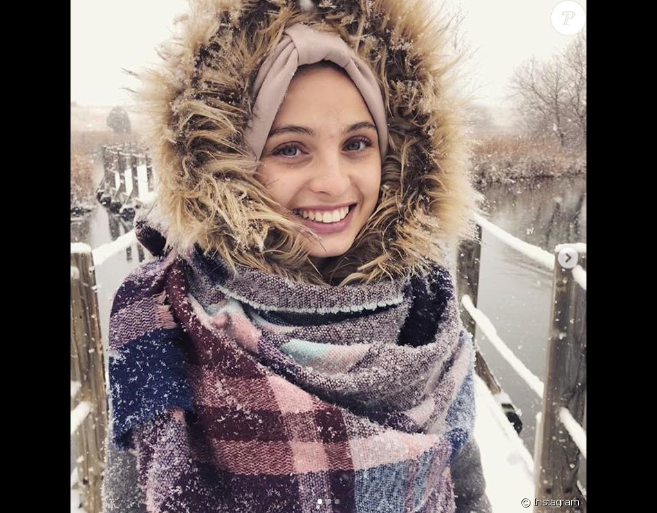 La chanteuse Mennel a annoncé sur Instagram qu'elle s'était mariée et ...