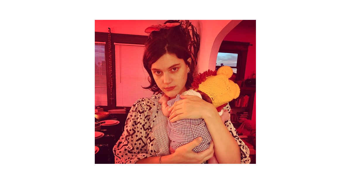Soko maman : Elle allaite son "bébé koala" en plein Thanksgiving vegan ...