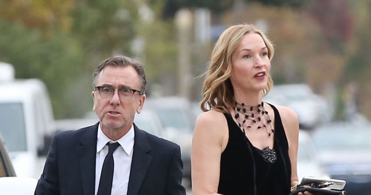 Exclusif - Tim Roth et sa femme Nikki Butler arrivent au mariage de ...