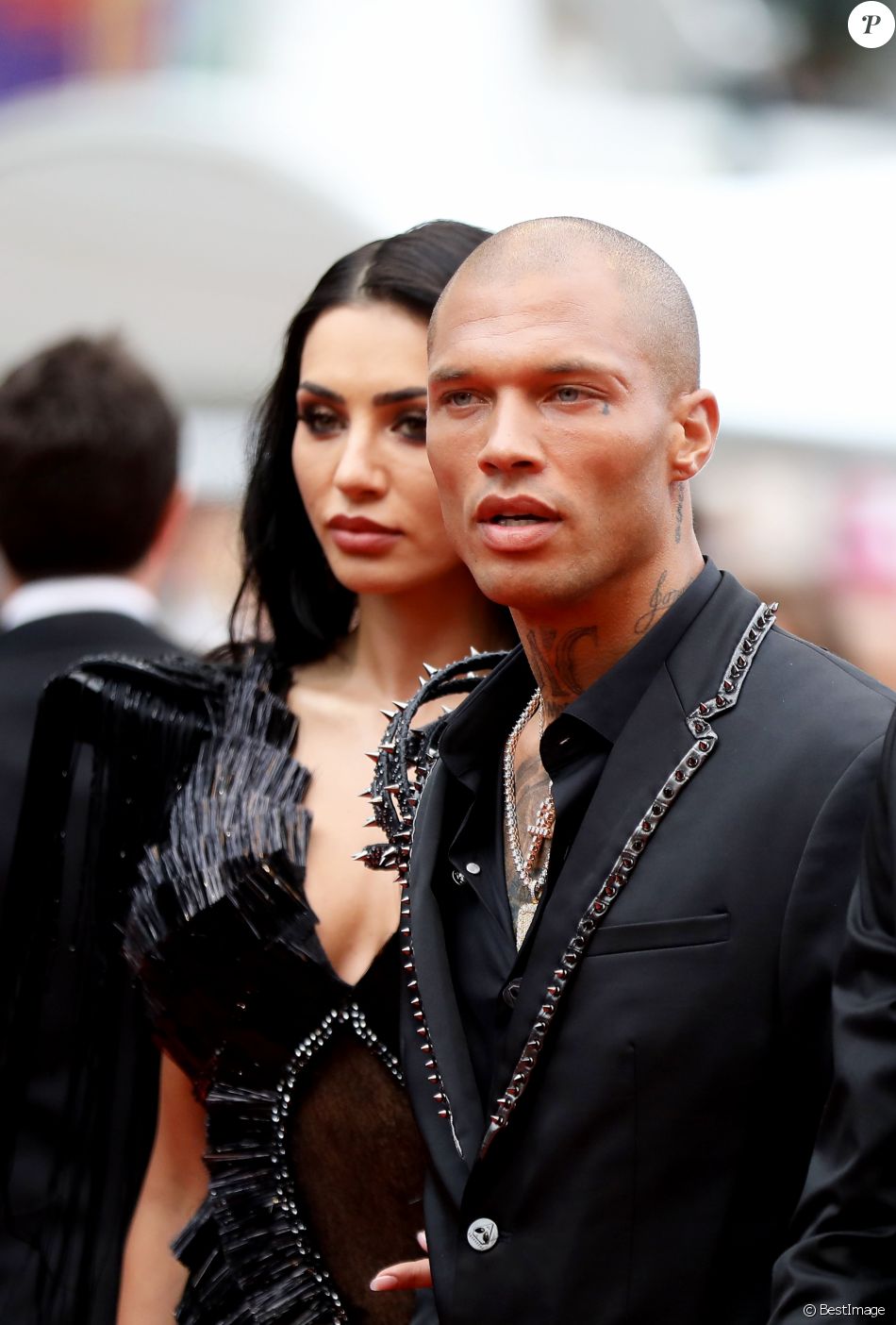 Andreea Sasu et Jeremy Meeks - Montée des marches du film The Dead Don ...