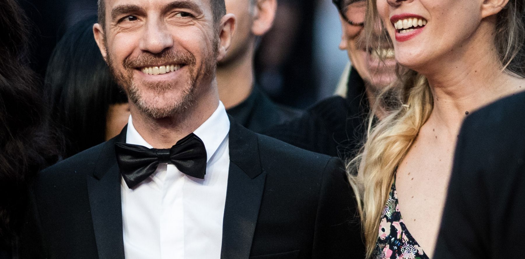 Calogero et sa compagne face à Nagui et sa femme, love sur tapis rouge ...