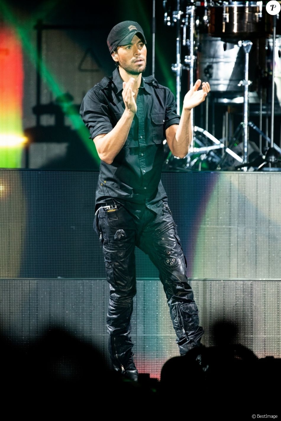 Enrique Iglesias en concert à Birmingham, Royaume Uni, le 27 octobre ...