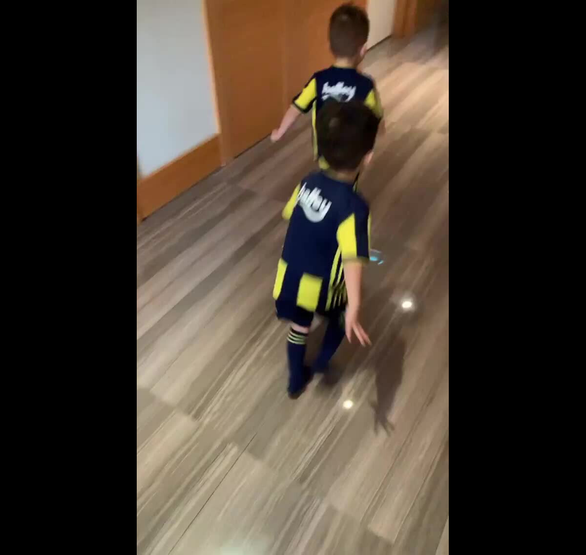 Vidéo : Adil Rami partage des vidéos de ses enfants Zayn et Madi ...