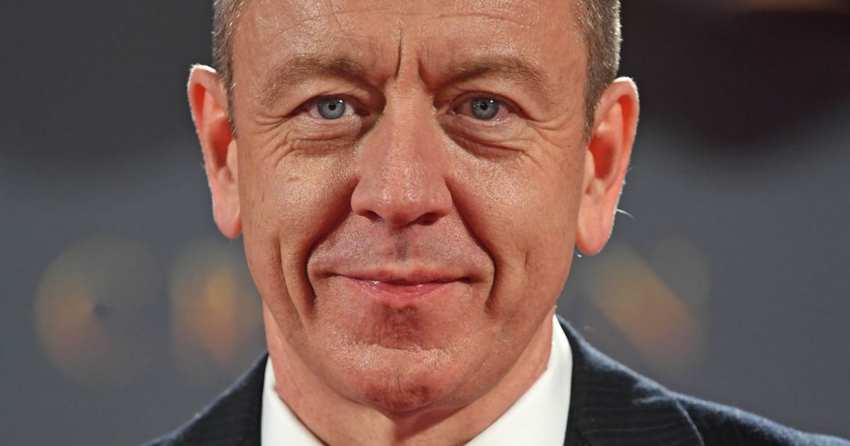 Peter Morgan - Avant-première de la saison 2 de la série The Crown au ...