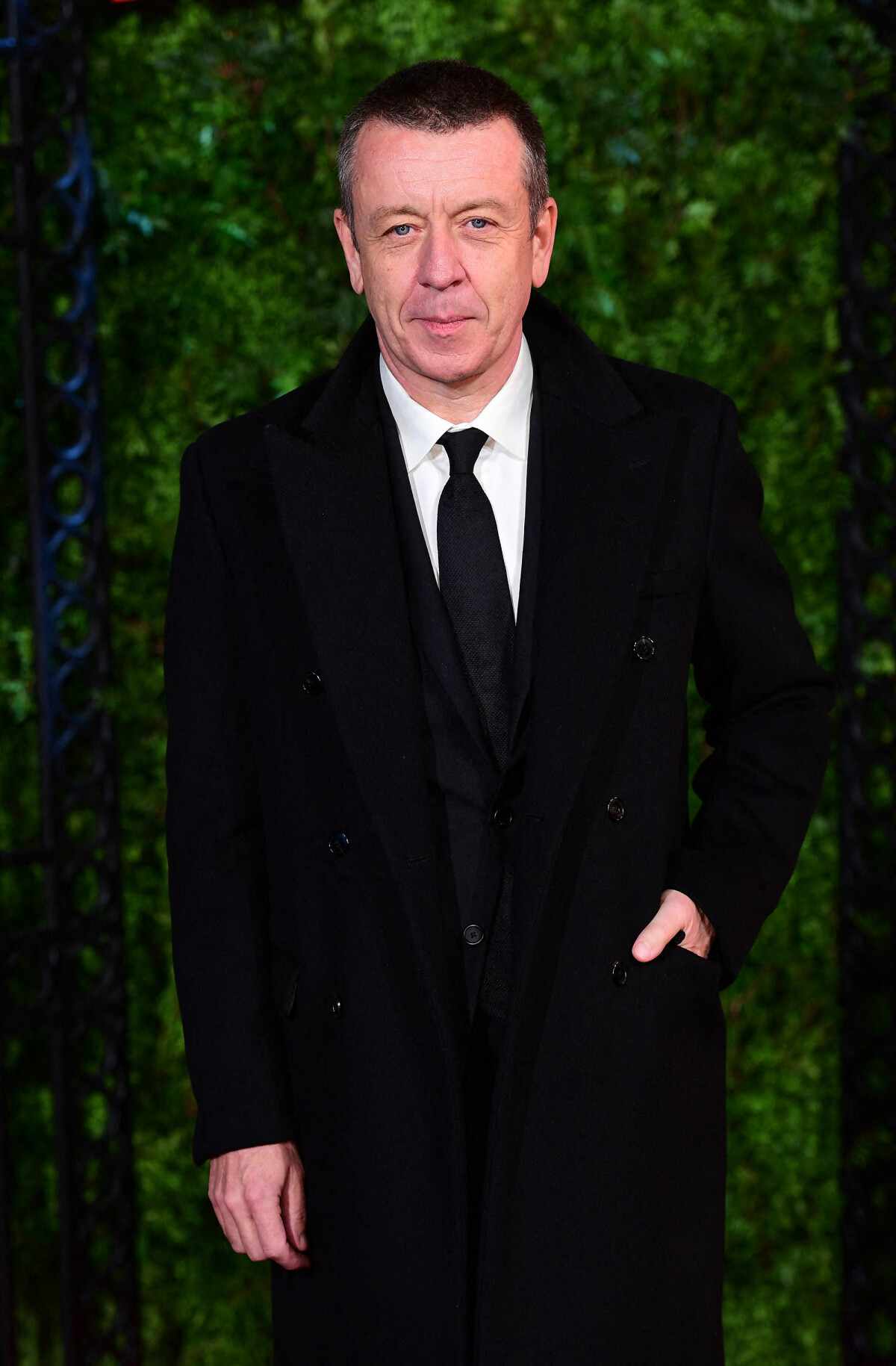 Photo : Peter Morgan arrive à la première de la troisième saison de la ...