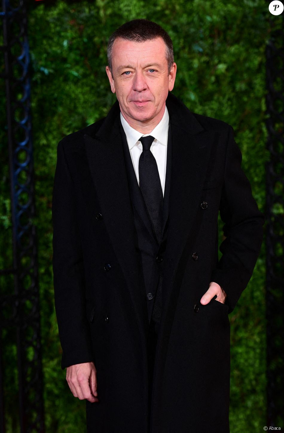 Peter Morgan arrive à la première de la troisième saison de la série ...