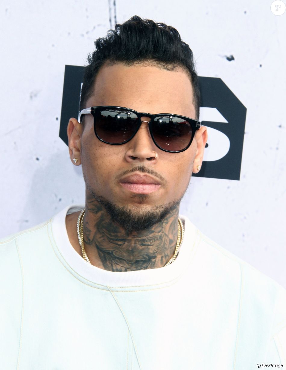 Chris Brown - Photocall de la soirée des iHeartRadio Music Awards à ...
