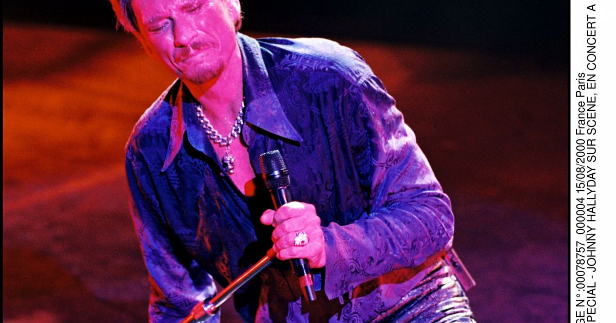 Exclusif - Johnny Hallyday sur scène en concert à l'Olympia à Paris en ...