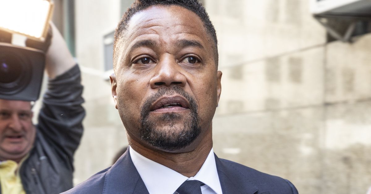 Cuba Gooding Jr. avec son avocat Mark Heller à la sortie du tribunal de ...