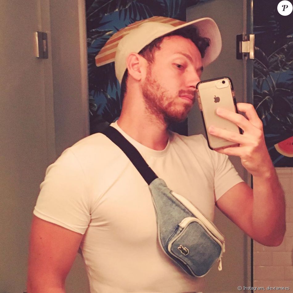 Alex Ramirès en mode selfie sur Instagram, le 15 juillet 2019. - Purepeople