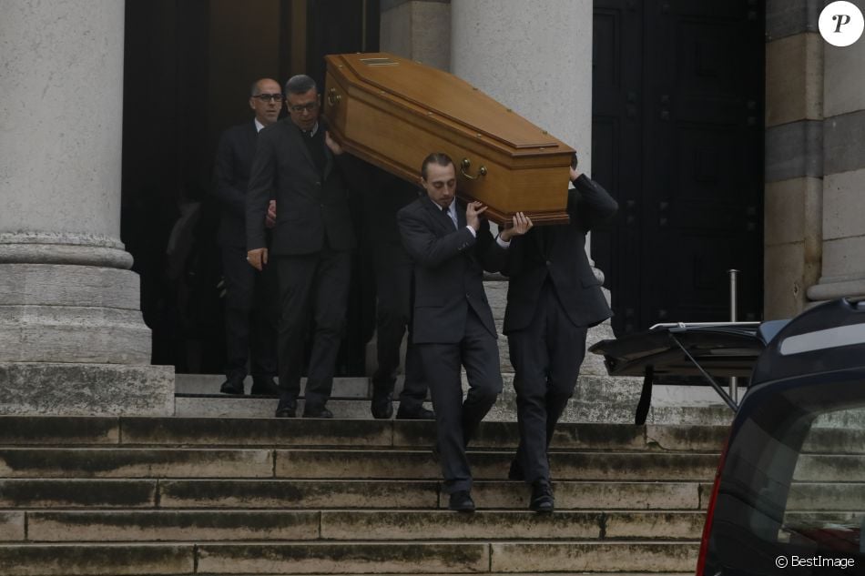 Exclusif - Obsèques de Claude Régy au crématorium du Père Lachaise à ... Exclusif - Obsèques de Claude Régy au crématorium du Père Lachaise à ...