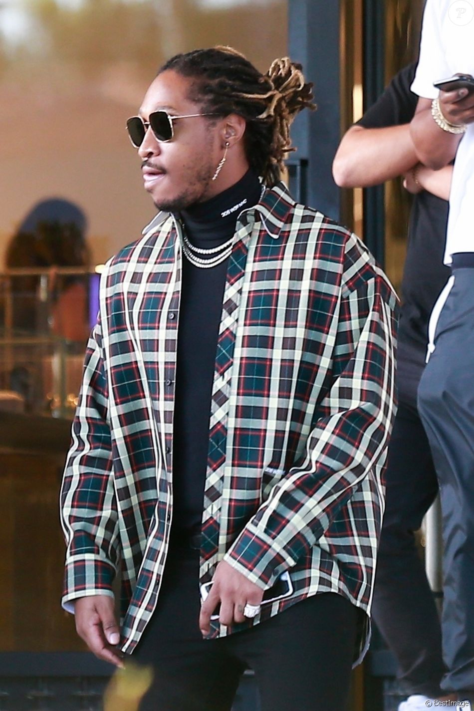 Exclusif - Le rappeur Future (Nayvadius DeMun Wilburn) fait du shopping ...